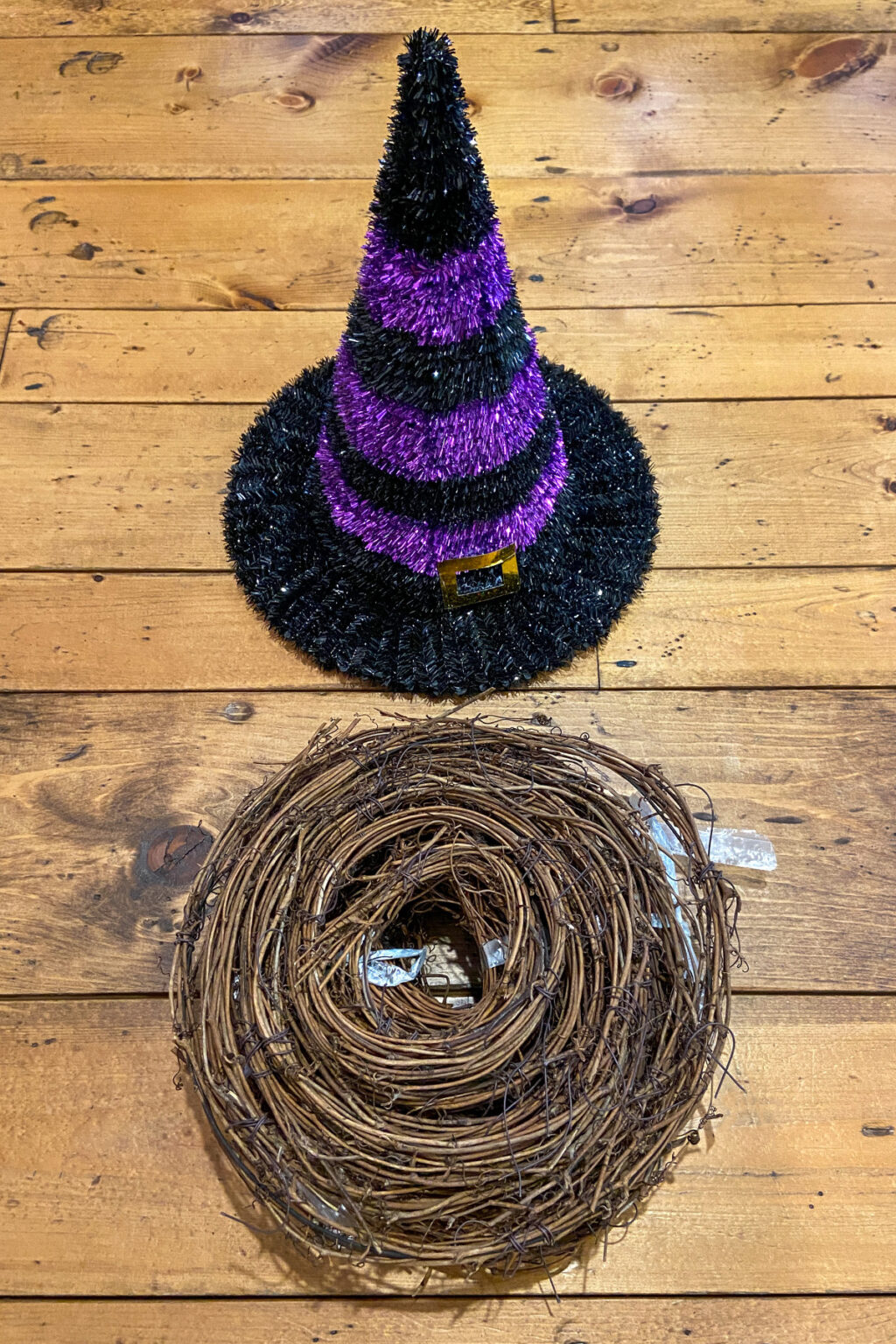 DIY GRAPEVINE WITCH HAT - It's Me, ChristyB