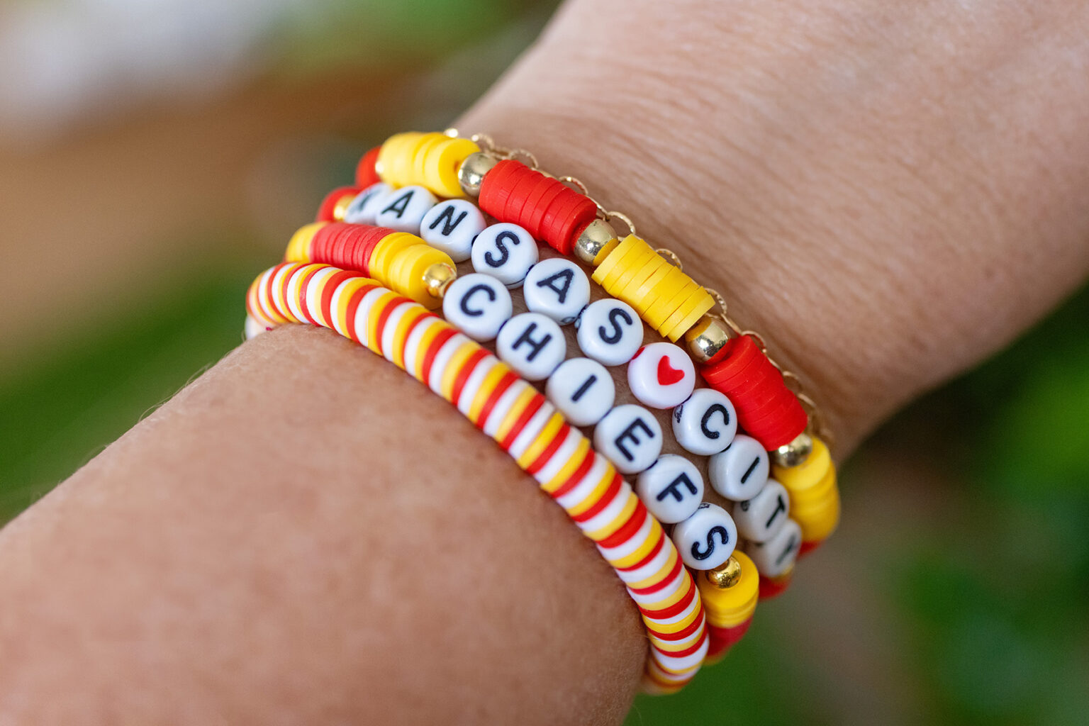 KANSAS CITY CHIEFS FRIENDSHIP BRACELET STATION | SUPER BOWL - It's Me ...
